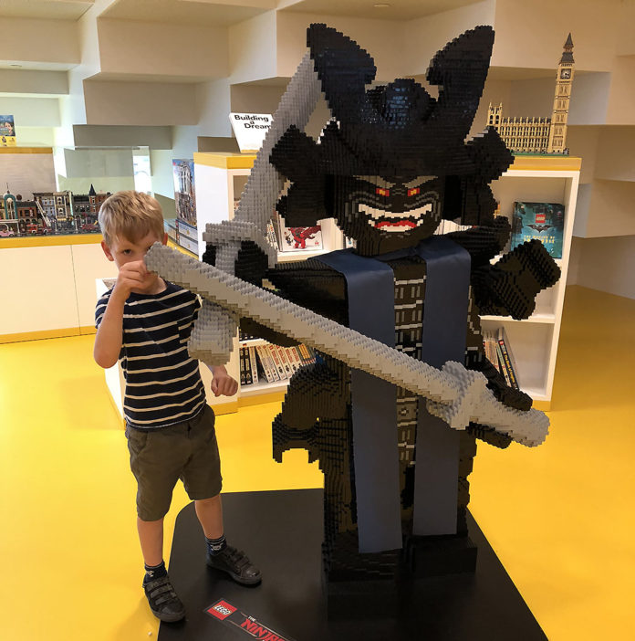 Vejskilt i LEGO house - Børnenes Aarhus